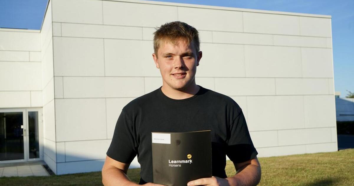 Julius studerer to uddannelser samtidig - se hans rejse